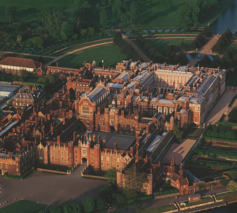 Hampton Court Avenue And Dates King James Bible History